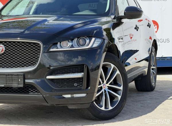 Melns Jaguar F-Pace 2018 Tauragė, ar dzinēja tilpumu 2.00 L un nobraukumu 162 tūkst. km par 12300 €, foto 3 vietnē AUTOMOTO.COM.LV