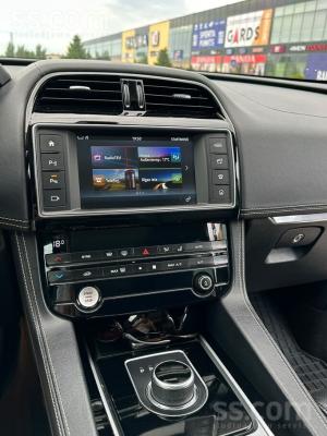 Black Jaguar F-Pace 2018 in Talsi, with an engine capacity of 3.00 L and mileage of 144 thousand km for 13333 €, photo 6 on AUTOMOTO.COM.LV