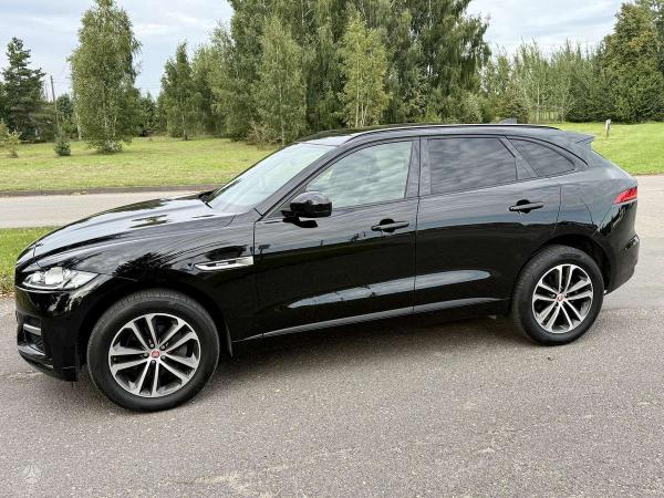 Black Jaguar F-Pace 2018 in Taurage, with an engine capacity of 2.00 L and mileage of 120 thousand km for 12700 €, photo 4 on AUTOMOTO.COM.LV