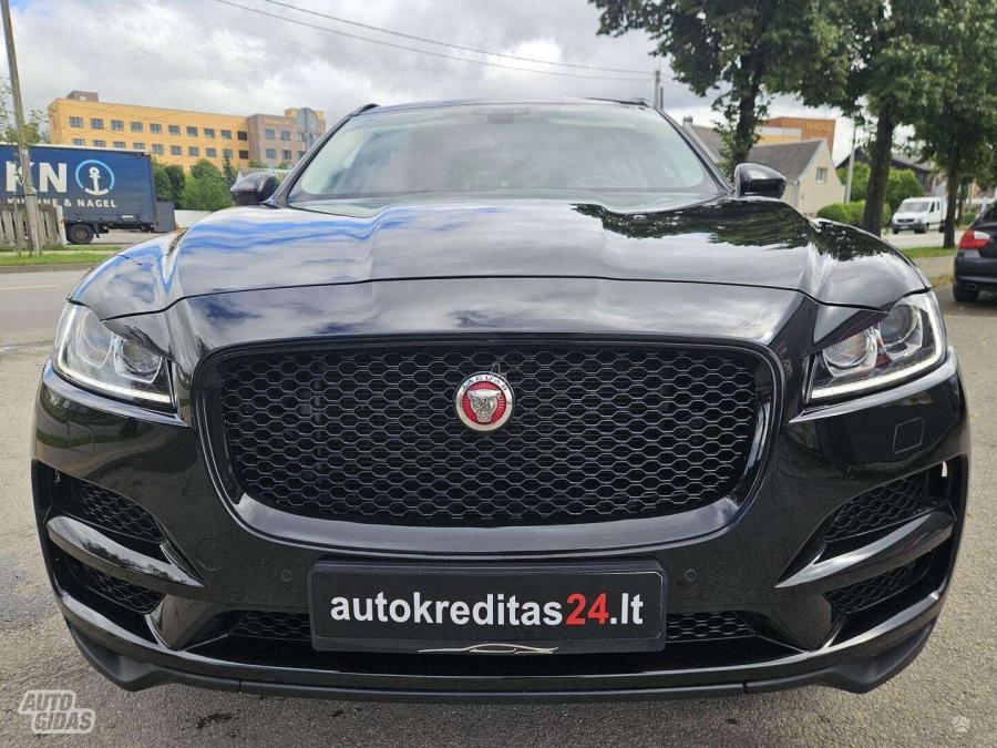 Black Jaguar F-Pace 2018 in Siauliai, with an engine capacity of 2.00 L and mileage of 224 thousand km for 13450 €, photo 3 on AUTOMOTO.COM.LV