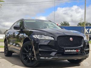 Black Jaguar F-Pace 2018 in Siauliai, with an engine capacity of 2.00 L and mileage of 224 thousand km for 13450 €, photo 4 on AUTOMOTO.COM.LV