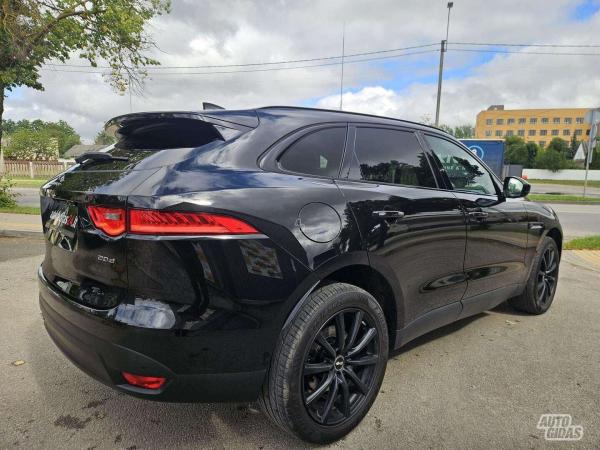 Jaguar F-Pace 2018 in Siauliai on AUTOMOTO.COM.LV Black Jaguar F-Pace 2018 in Siauliai, with an engine capacity of 2.00 L and mileage of 224 thousand km for 13450 €, photo 6 on AUTOMOTO.COM.LV