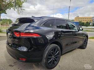 Black Jaguar F-Pace 2018 in Siauliai, with an engine capacity of 2.00 L and mileage of 224 thousand km for 13450 €, photo 6 on AUTOMOTO.COM.LV