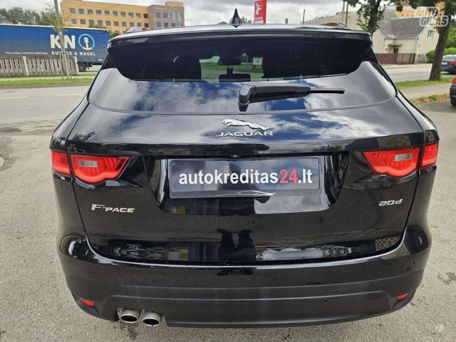 Black Jaguar F-Pace 2018 in Siauliai, with an engine capacity of 2.00 L and mileage of 224 thousand km for 13450 €, photo 11 on AUTOMOTO.COM.LV