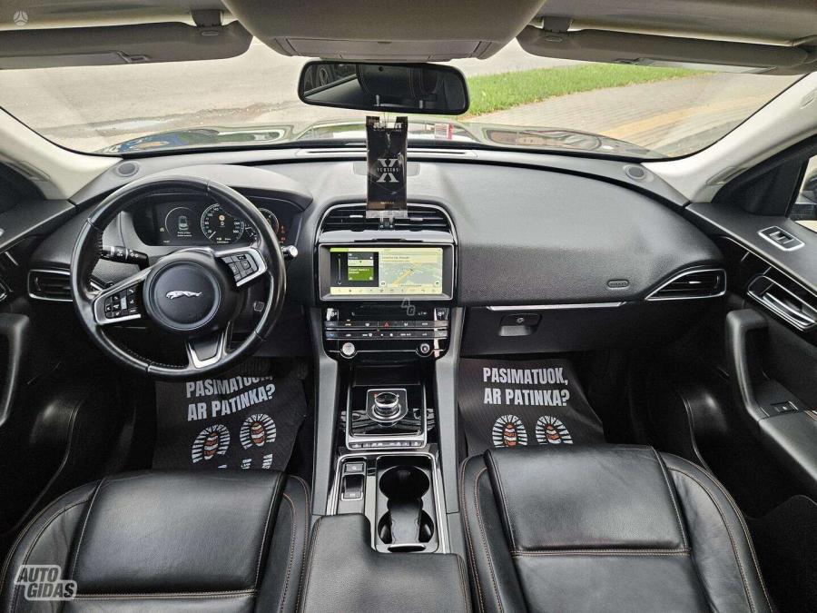 Black Jaguar F-Pace 2018 in Siauliai, with an engine capacity of 2.00 L and mileage of 224 thousand km for 13450 €, photo 13 on AUTOMOTO.COM.LV