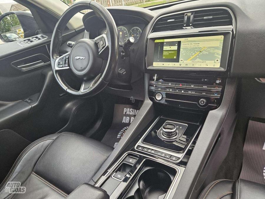 Black Jaguar F-Pace 2018 in Siauliai, with an engine capacity of 2.00 L and mileage of 224 thousand km for 13450 €, photo 14 on AUTOMOTO.COM.LV
