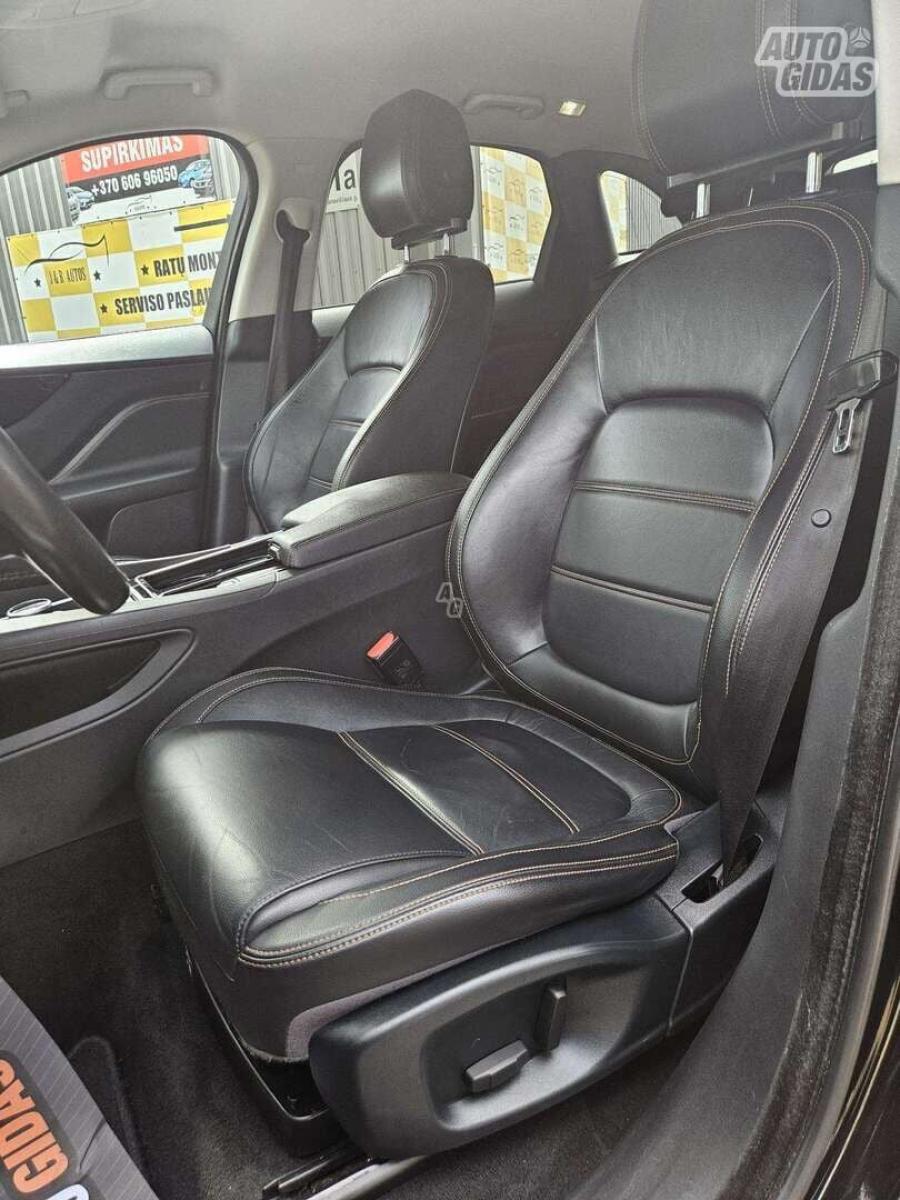 Black Jaguar F-Pace 2018 in Siauliai, with an engine capacity of 2.00 L and mileage of 224 thousand km for 13450 €, photo 17 on AUTOMOTO.COM.LV