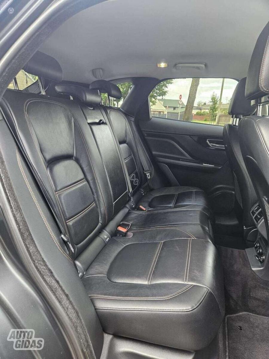 Black Jaguar F-Pace 2018 in Siauliai, with an engine capacity of 2.00 L and mileage of 224 thousand km for 13450 €, photo 18 on AUTOMOTO.COM.LV