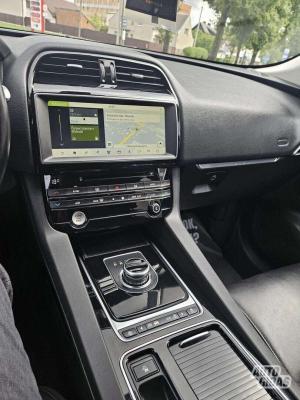 Black Jaguar F-Pace 2018 in Siauliai, with an engine capacity of 2.00 L and mileage of 224 thousand km for 13450 €, photo 20 on AUTOMOTO.COM.LV