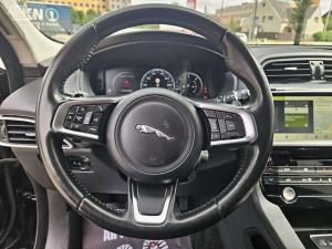 Black Jaguar F-Pace 2018 in Siauliai, with an engine capacity of 2.00 L and mileage of 224 thousand km for 13450 €, photo 22 on AUTOMOTO.COM.LV