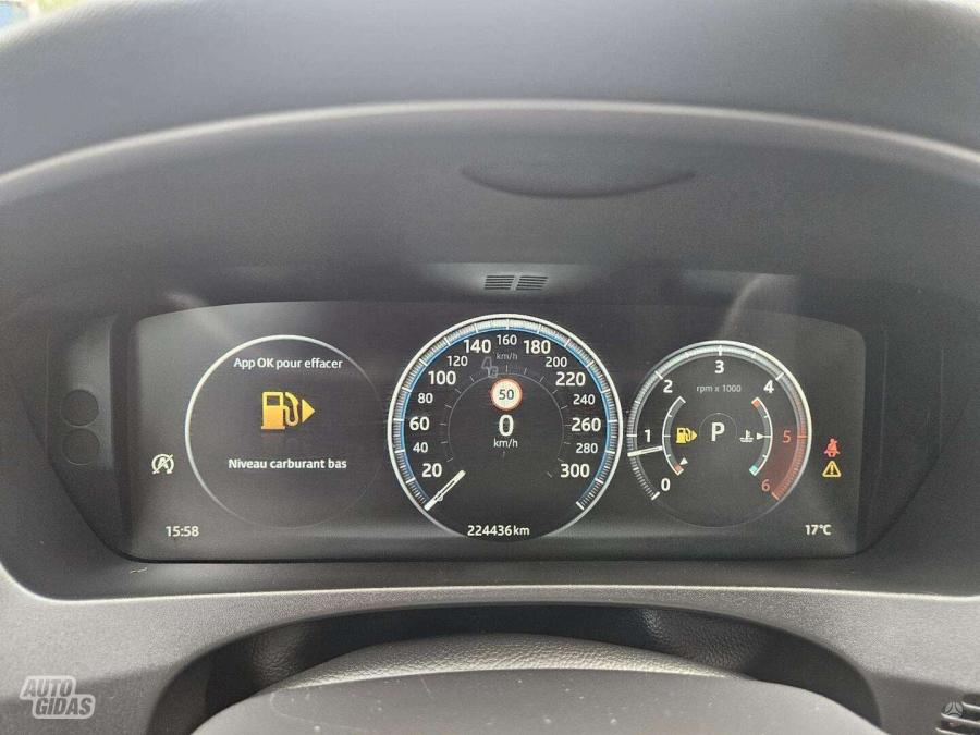 Black Jaguar F-Pace 2018 in Siauliai, with an engine capacity of 2.00 L and mileage of 224 thousand km for 13450 €, photo 27 on AUTOMOTO.COM.LV