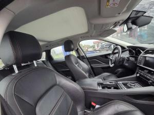 Black Jaguar F-Pace 2018 in Taurage, with an engine capacity of 2.00 L and mileage of 180 thousand km for 5300 €, photo 9 on AUTOMOTO.COM.LV