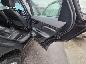 Black Jaguar F-Pace 2018 in Taurage, with an engine capacity of 2.00 L and mileage of 180 thousand km for 5300 €, photo 11 on AUTOMOTO.COM.LV