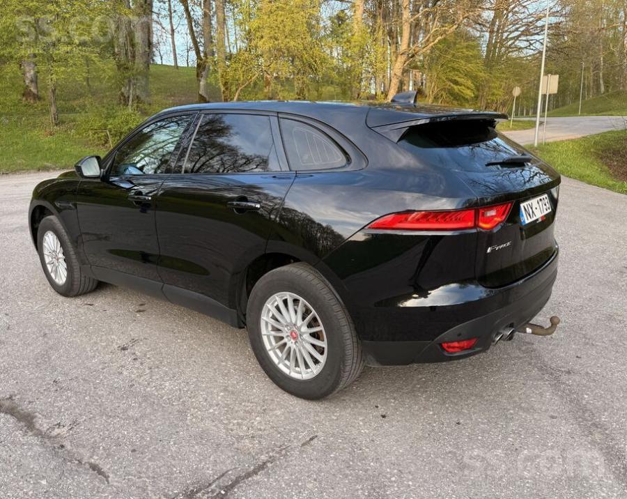 Melns Jaguar F-Pace 2019 Talsi, ar dzinēja tilpumu 2.00 L un nobraukumu 185 tūkst. km par 15100 €, foto 4 vietnē AUTOMOTO.COM.LV