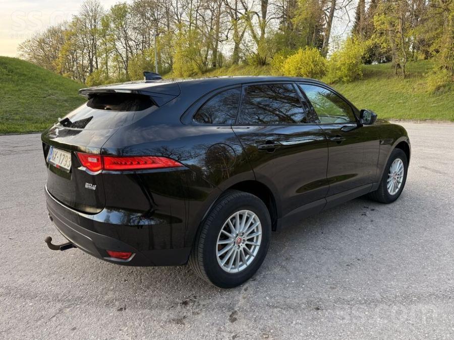 Melns Jaguar F-Pace 2019 Talsi, ar dzinēja tilpumu 2.00 L un nobraukumu 185 tūkst. km par 15100 €, foto 5 vietnē AUTOMOTO.COM.LV
