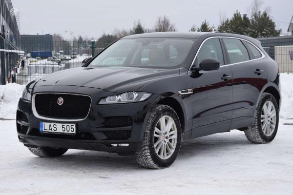 Black Jaguar F-Pace 2019 in Vilnius, with an engine capacity of 2.00 L and mileage of 114 thousand km for 16200 €, photo 4 on AUTOMOTO.COM.LV