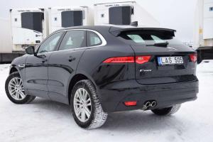 Black Jaguar F-Pace 2019 in Vilnius, with an engine capacity of 2.00 L and mileage of 114 thousand km for 16200 €, photo 12 on AUTOMOTO.COM.LV