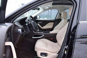 Black Jaguar F-Pace 2019 in Vilnius, with an engine capacity of 2.00 L and mileage of 114 thousand km for 16200 €, photo 13 on AUTOMOTO.COM.LV