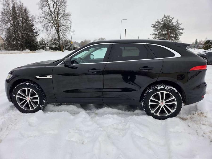 Melns Jaguar F-Pace 2019 Utena, ar dzinēja tilpumu 2.00 L un nobraukumu 97 tūkst. km par 15700 €, foto 8 vietnē AUTOMOTO.COM.LV