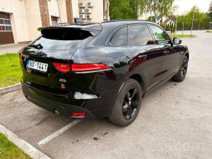 Black Jaguar F-Pace 2019 in Riga, with an engine capacity of 2.00 L and mileage of 130 thousand km for 20900 €, photo 5 on AUTOMOTO.COM.LV