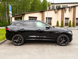 Black Jaguar F-Pace 2019 in Riga, with an engine capacity of 2.00 L and mileage of 130 thousand km for 20900 €, photo 6 on AUTOMOTO.COM.LV