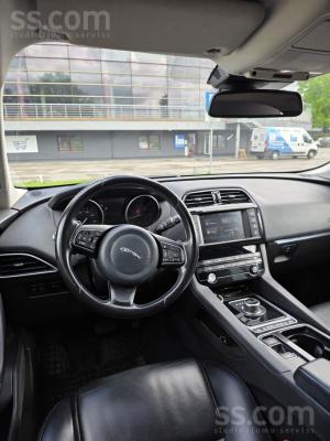 Melns Jaguar F-Pace 2019 Rīga, ar dzinēja tilpumu 2.00 L un nobraukumu 207 tūkst. km par 20500 €, foto 6 vietnē AUTOMOTO.COM.LV
