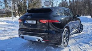 Black Jaguar F-Pace 2019 in Riga, with an engine capacity of 3.00 L and mileage of 85 thousand km for 28300 €, photo 5 on AUTOMOTO.COM.LV