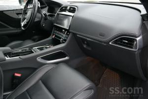 Black Jaguar F-Pace 2019 in Riga, with an engine capacity of 3.00 L and mileage of 85 thousand km for 28300 €, photo 7 on AUTOMOTO.COM.LV