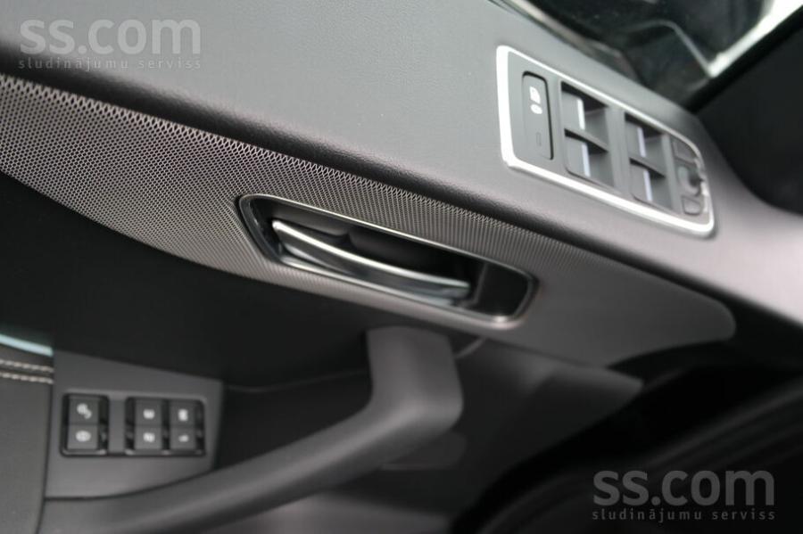 Black Jaguar F-Pace 2019 in Riga, with an engine capacity of 3.00 L and mileage of 85 thousand km for 28300 €, photo 11 on AUTOMOTO.COM.LV