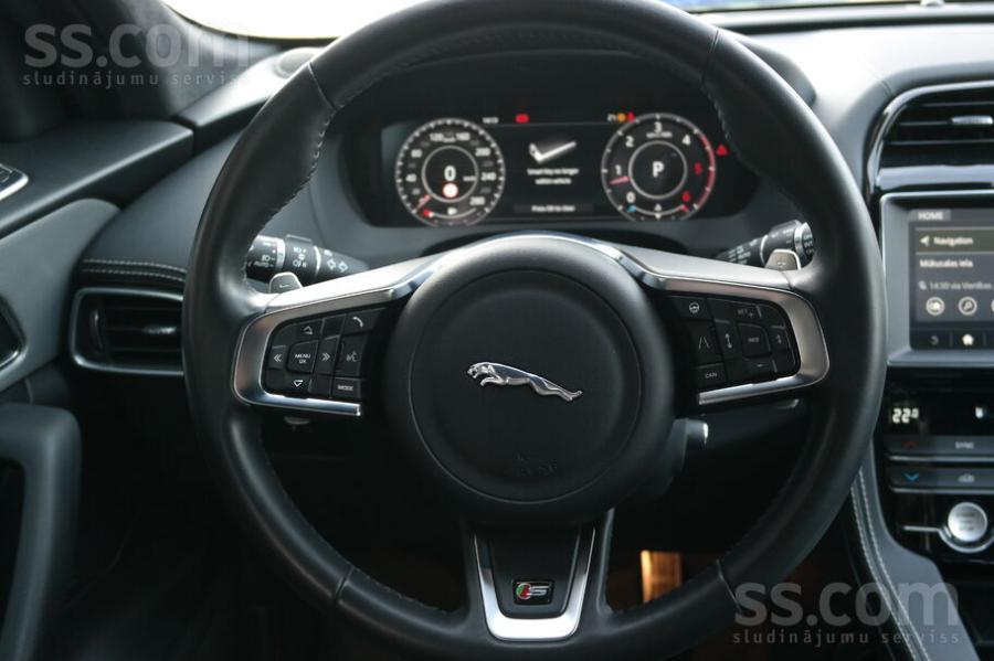 Black Jaguar F-Pace 2019 in Riga, with an engine capacity of 3.00 L and mileage of 85 thousand km for 28300 €, photo 16 on AUTOMOTO.COM.LV