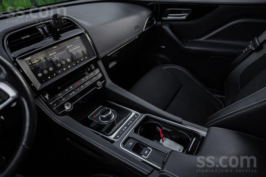 Melns Jaguar F-Pace 2019 Jelgava, ar dzinēja tilpumu 2.00 L un nobraukumu 0 tūkst. km par 12500 €, foto 19 vietnē AUTOMOTO.COM.LV