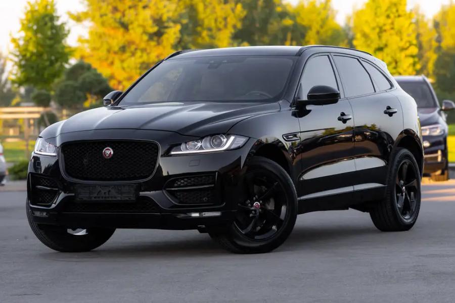Melns Jaguar F-Pace 2019 Jelgava, ar dzinēja tilpumu 2.00 L un nobraukumu 180 tūkst. km par 12500 €, foto 1 vietnē AUTOMOTO.COM.LV