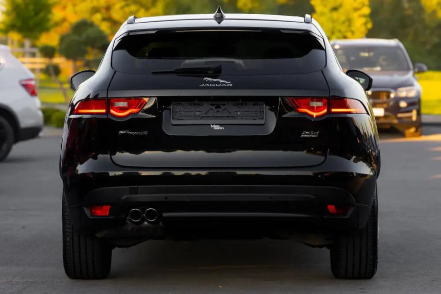 Melns Jaguar F-Pace 2019 Jelgava, ar dzinēja tilpumu 2.00 L un nobraukumu 180 tūkst. km par 12500 €, foto 5 vietnē AUTOMOTO.COM.LV