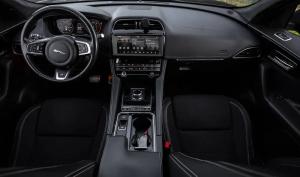 Melns Jaguar F-Pace 2019 Jelgava, ar dzinēja tilpumu 2.00 L un nobraukumu 180 tūkst. km par 12500 €, foto 10 vietnē AUTOMOTO.COM.LV