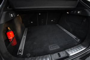 Melns Jaguar F-Pace 2019 Jelgava, ar dzinēja tilpumu 2.00 L un nobraukumu 180 tūkst. km par 12500 €, foto 13 vietnē AUTOMOTO.COM.LV
