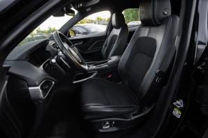 Melns Jaguar F-Pace 2019 Jelgava, ar dzinēja tilpumu 2.00 L un nobraukumu 180 tūkst. km par 12500 €, foto 15 vietnē AUTOMOTO.COM.LV