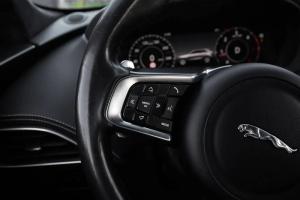 Melns Jaguar F-Pace 2019 Jelgava, ar dzinēja tilpumu 2.00 L un nobraukumu 180 tūkst. km par 12500 €, foto 29 vietnē AUTOMOTO.COM.LV