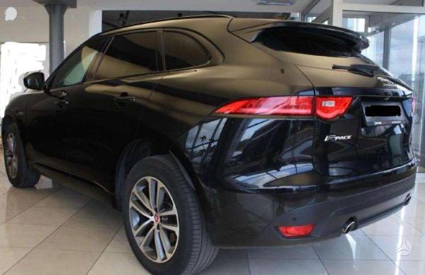 Black Jaguar F-Pace 2019 in Vilnius, with an engine capacity of 2.00 L and mileage of 230 thousand km for 17499 €, photo 2 on AUTOMOTO.COM.LV