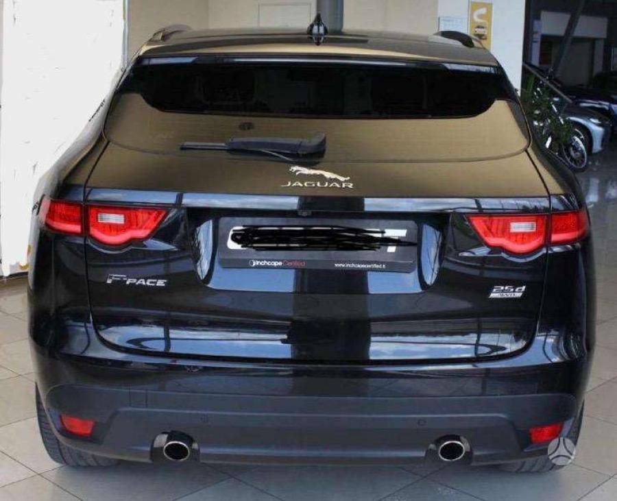 Melns Jaguar F-Pace 2019 Viļņa, ar dzinēja tilpumu 2.00 L un nobraukumu 230 tūkst. km par 17499 €, foto 4 vietnē AUTOMOTO.COM.LV