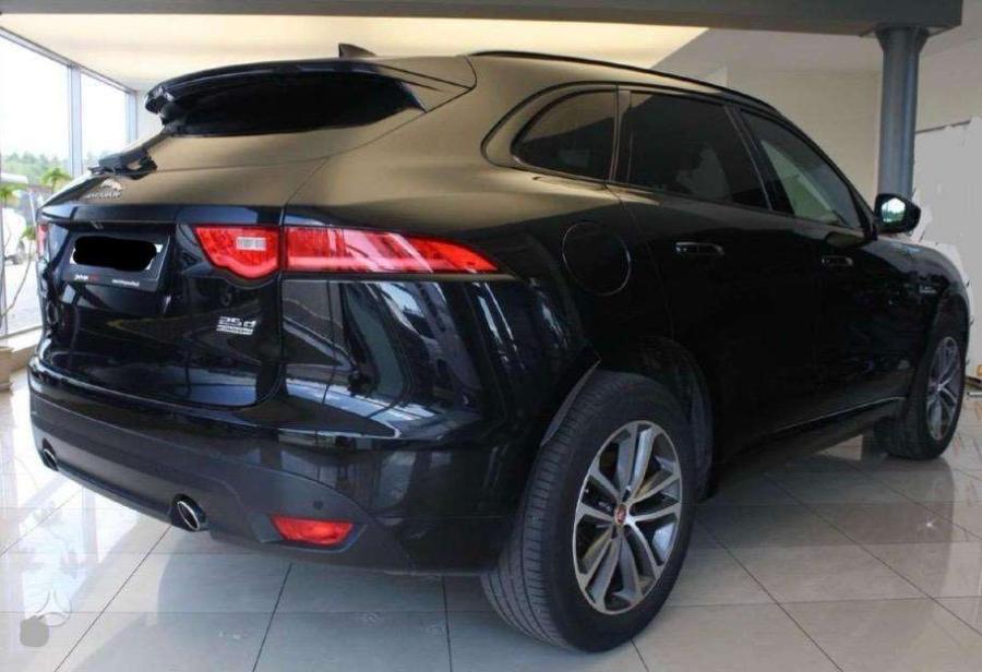 Melns Jaguar F-Pace 2019 Viļņa, ar dzinēja tilpumu 2.00 L un nobraukumu 230 tūkst. km par 17499 €, foto 7 vietnē AUTOMOTO.COM.LV
