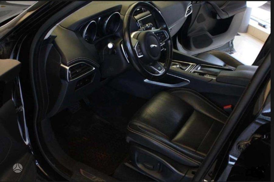 Melns Jaguar F-Pace 2019 Viļņa, ar dzinēja tilpumu 2.00 L un nobraukumu 230 tūkst. km par 17499 €, foto 9 vietnē AUTOMOTO.COM.LV