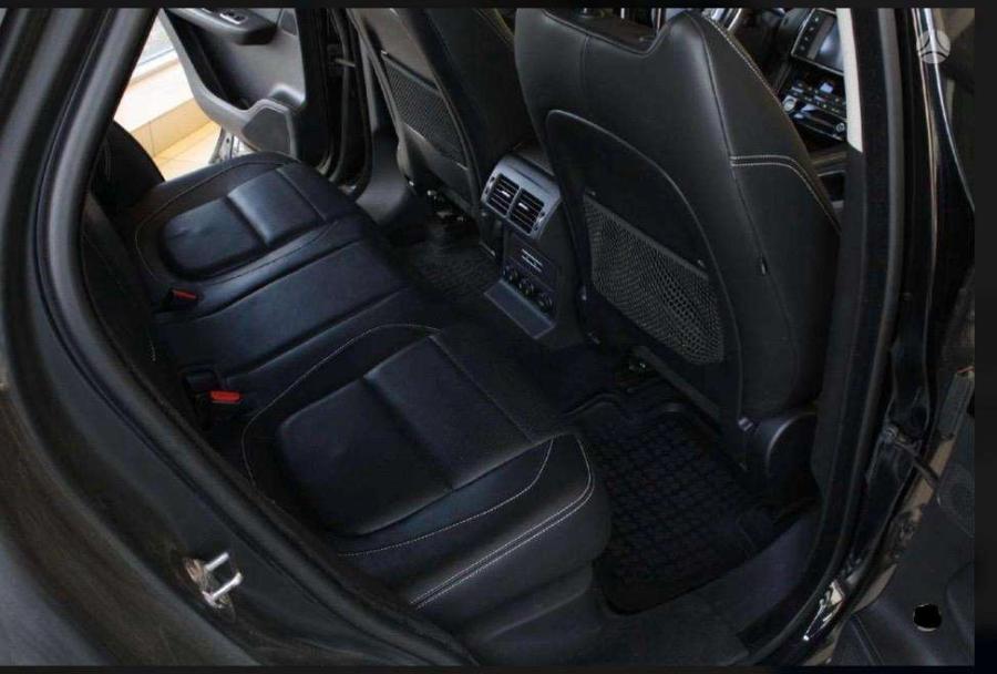 Melns Jaguar F-Pace 2019 Viļņa, ar dzinēja tilpumu 2.00 L un nobraukumu 230 tūkst. km par 17499 €, foto 11 vietnē AUTOMOTO.COM.LV