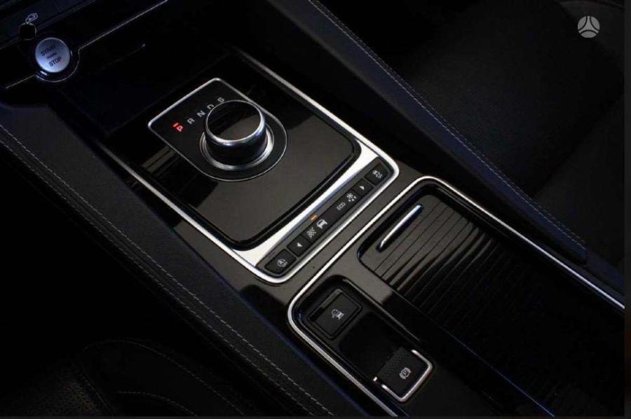 Melns Jaguar F-Pace 2019 Viļņa, ar dzinēja tilpumu 2.00 L un nobraukumu 230 tūkst. km par 17499 €, foto 19 vietnē AUTOMOTO.COM.LV
