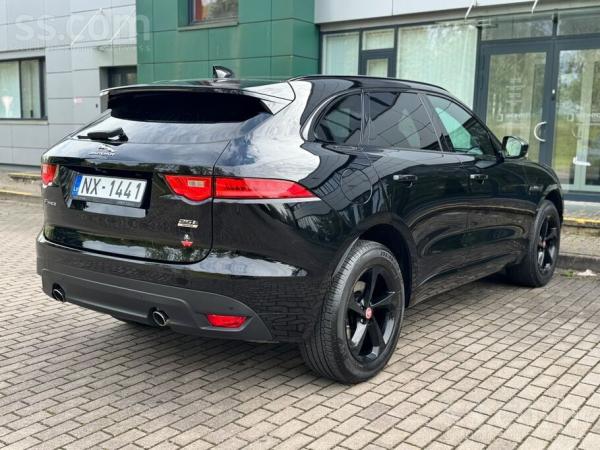 Melns Jaguar F-Pace 2019 Rīga, ar dzinēja tilpumu 2.00 L un nobraukumu 136 tūkst. km par 18900 €, foto 5 vietnē AUTOMOTO.COM.LV