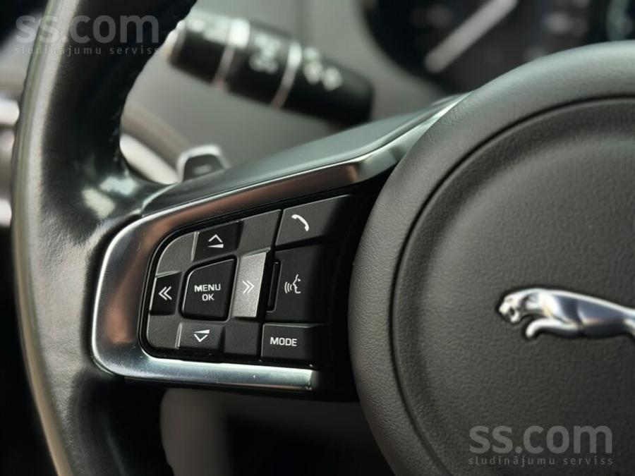 Melns Jaguar F-Pace 2019 Rīga, ar dzinēja tilpumu 2.00 L un nobraukumu 136 tūkst. km par 18900 €, foto 10 vietnē AUTOMOTO.COM.LV
