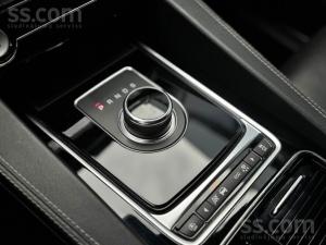 Melns Jaguar F-Pace 2019 Rīga, ar dzinēja tilpumu 2.00 L un nobraukumu 136 tūkst. km par 18900 €, foto 14 vietnē AUTOMOTO.COM.LV