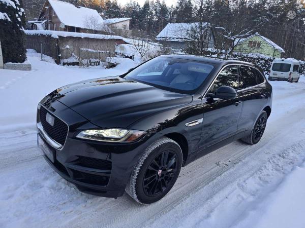 Black Jaguar F-Pace 2020 in Vilnius, with an engine capacity of 2.00 L and mileage of 129 thousand km for 20500 €, photo 4 on AUTOMOTO.COM.LV