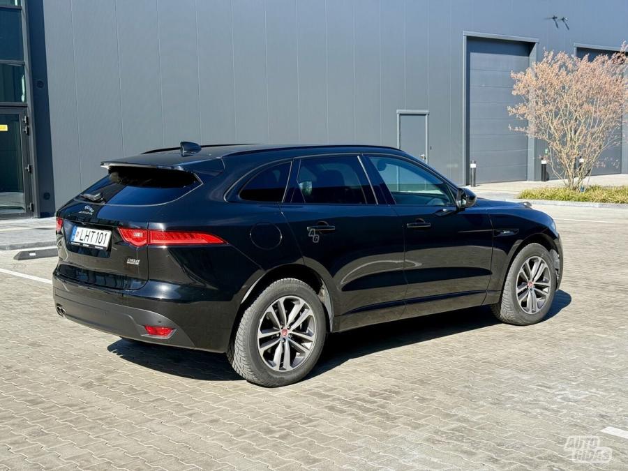 Black Jaguar F-Pace 2020 in Vilnius, with an engine capacity of 2.00 L and mileage of 173 thousand km for 20500 €, photo 5 on AUTOMOTO.COM.LV