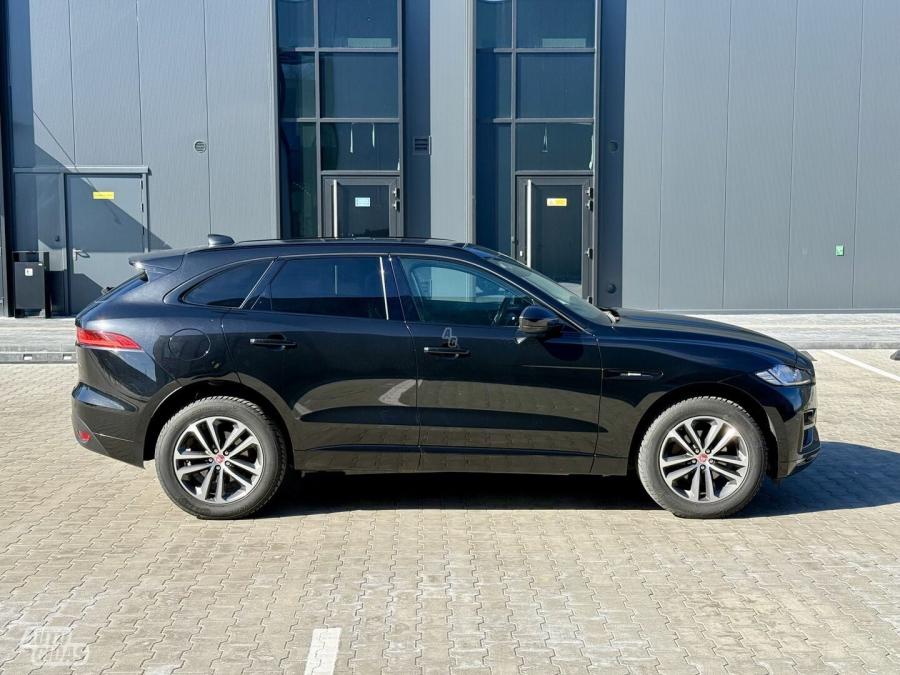 Black Jaguar F-Pace 2020 in Vilnius, with an engine capacity of 2.00 L and mileage of 173 thousand km for 20500 €, photo 6 on AUTOMOTO.COM.LV