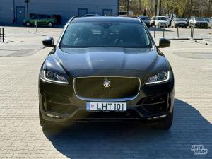 Black Jaguar F-Pace 2020 in Vilnius, with an engine capacity of 2.00 L and mileage of 173 thousand km for 20500 €, photo 8 on AUTOMOTO.COM.LV